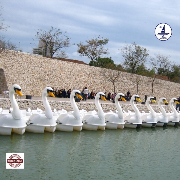 Tretboot-Der grosse Schwan